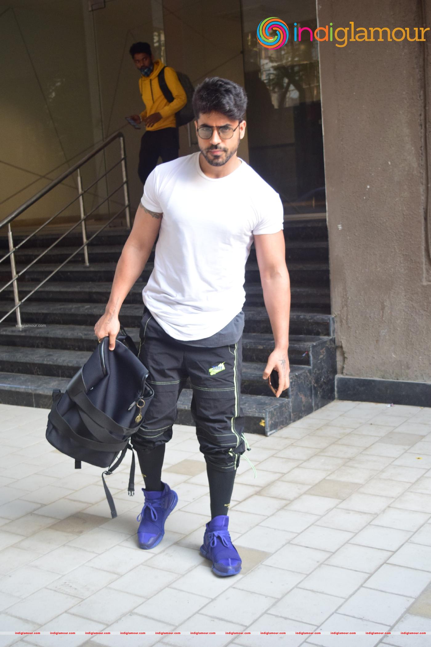 Gautam Gulati In Sri Siddhartha Gauthama