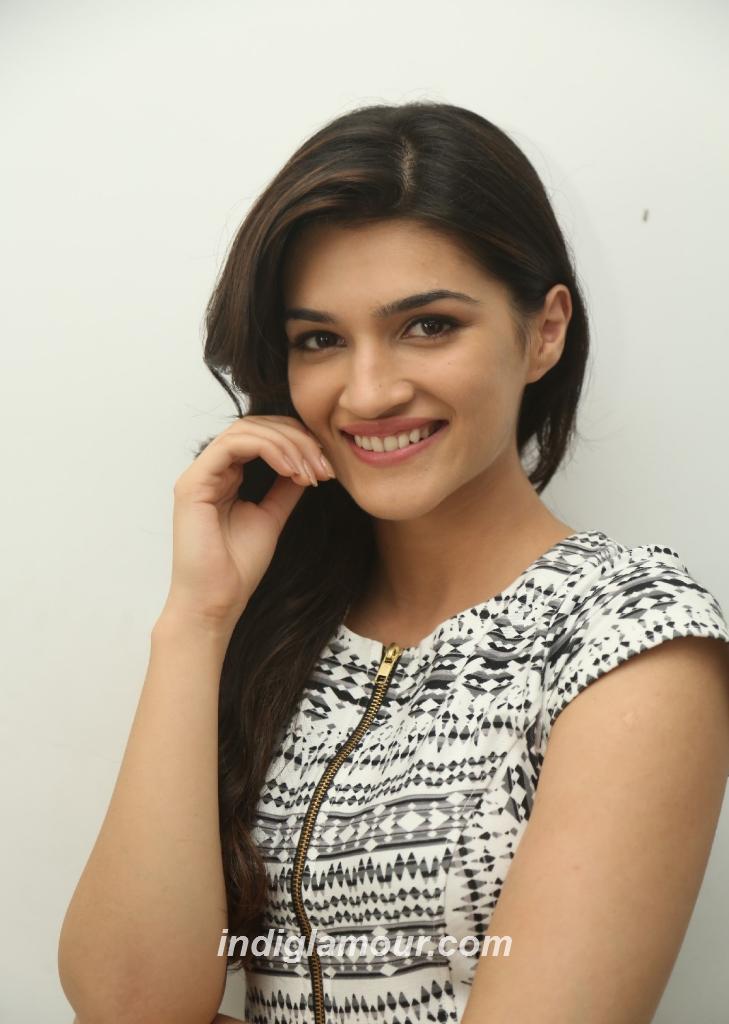 Kriti Sanon Actress HD photos,images,pics and stills-indiglamour.com ...
