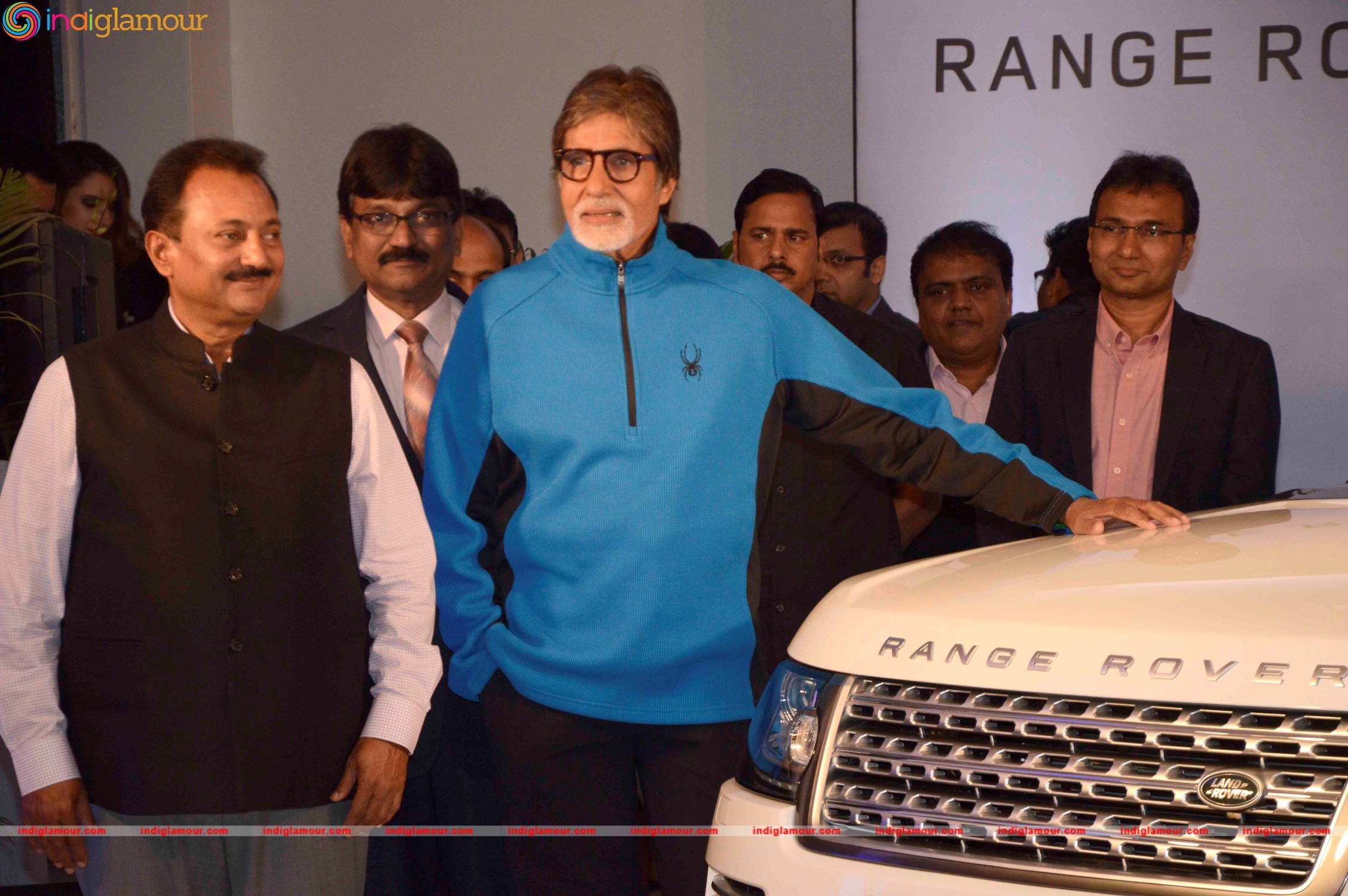 Amitabh Bachchan Attends Delivery Ceremony of Range Rover HD photos ...