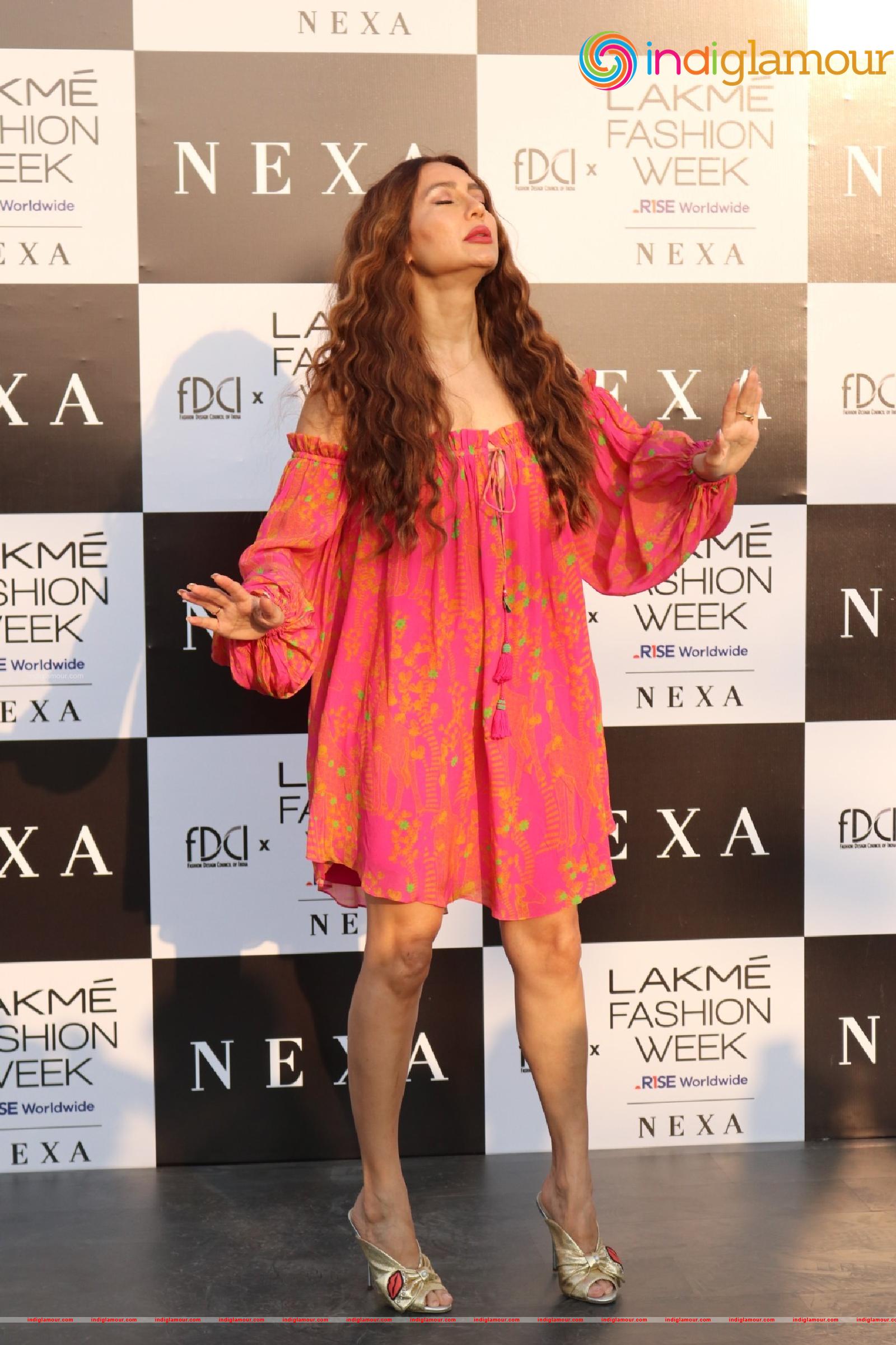 Anusha Dandekar Shibani Dandekar As A Guest At Lakme Fashion Show Day 1 ...