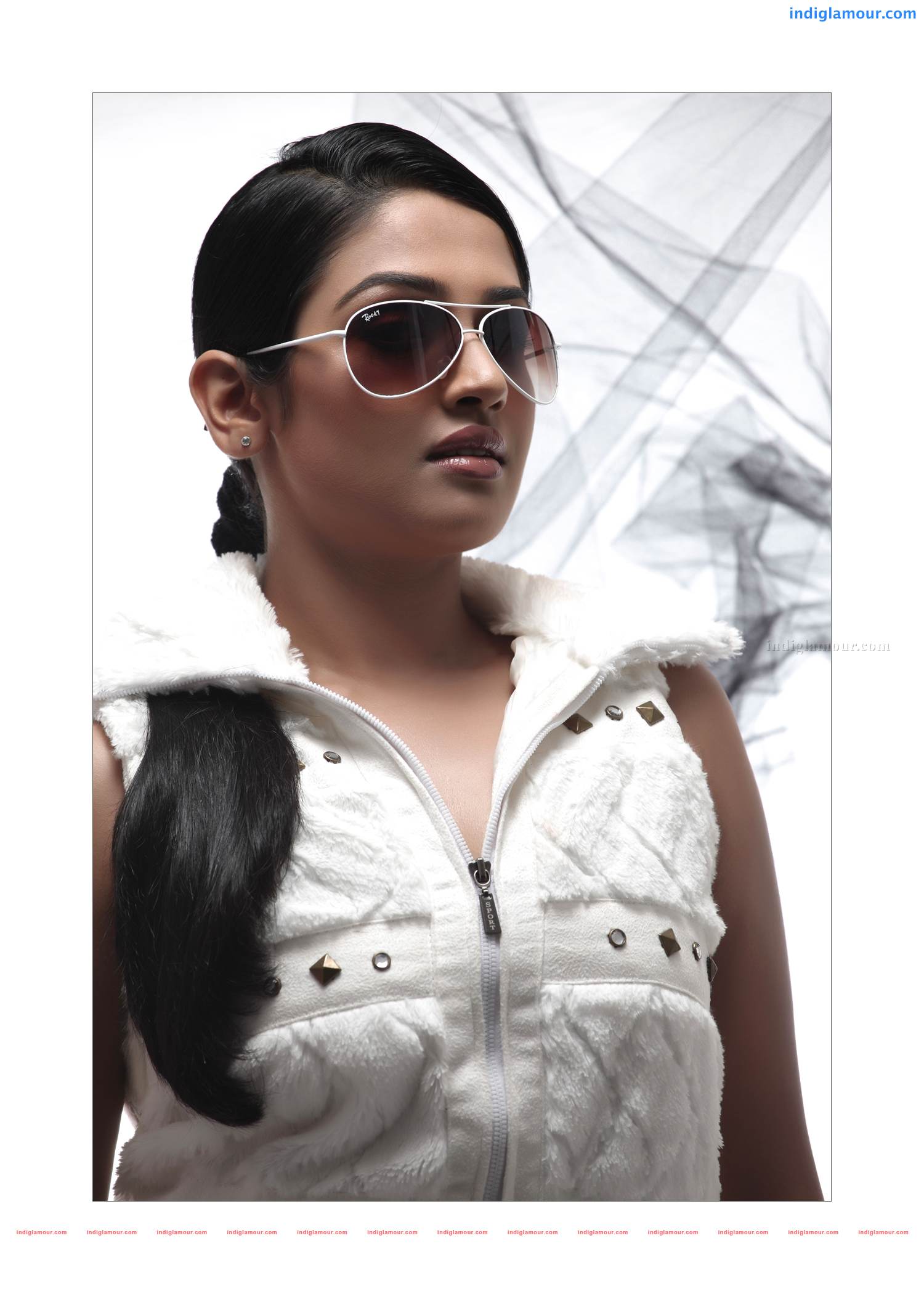 Vidya Actress HD photos,images,pics and stills-indiglamour.com #209695