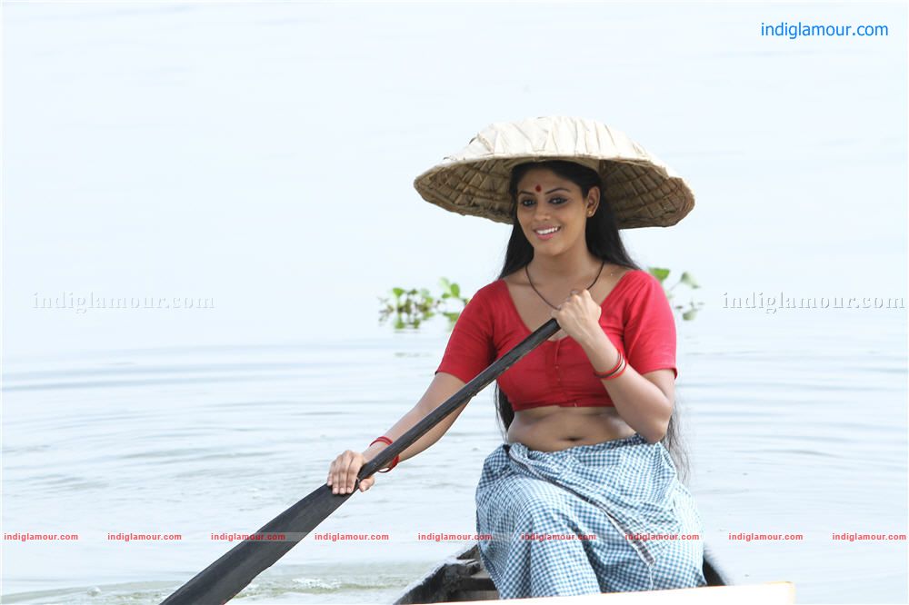 Iniya Actress HD photos,images,pics and stills-indiglamour.com #231243