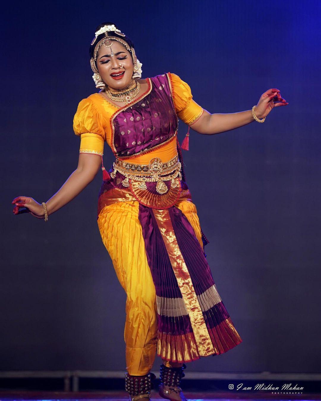 Navya Nair Actress photo,image,pics and stills - # 546754