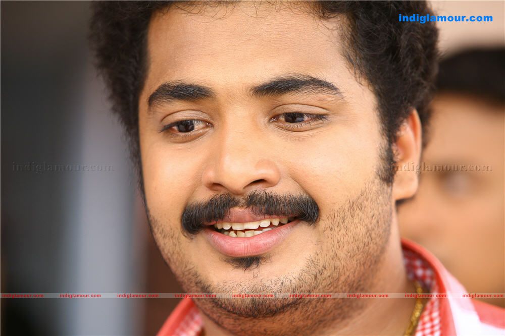 Ponnu Kondoru Aalroopam Malayalam Movie Photos Stills - photo #97697