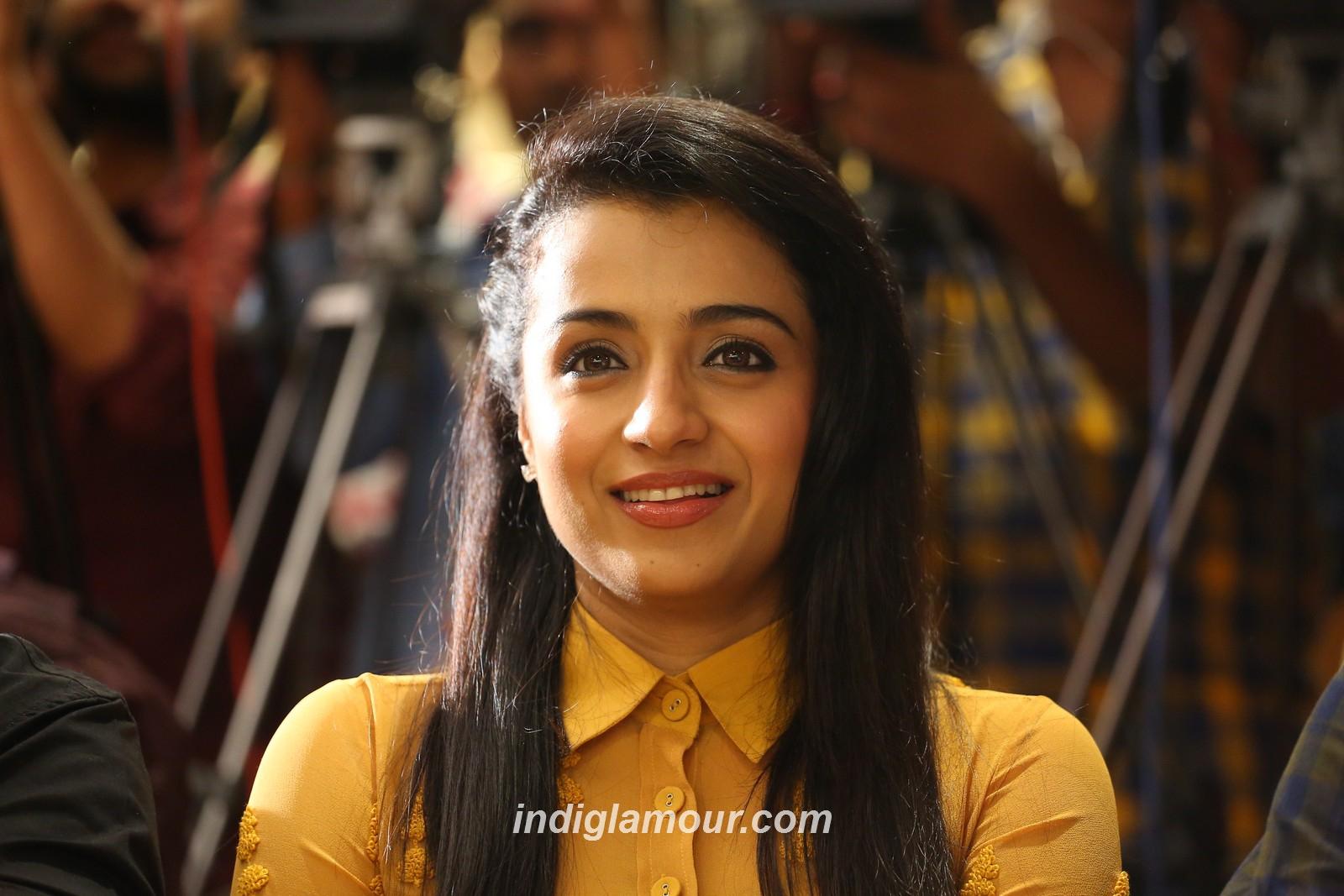 Trisha Krishnan Actress HD photos,images,pics and stills-indiglamour ...