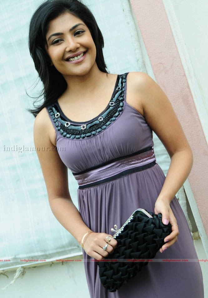 Kamalinee Mukherjee Actress photo,image,pics and stills - # 7741