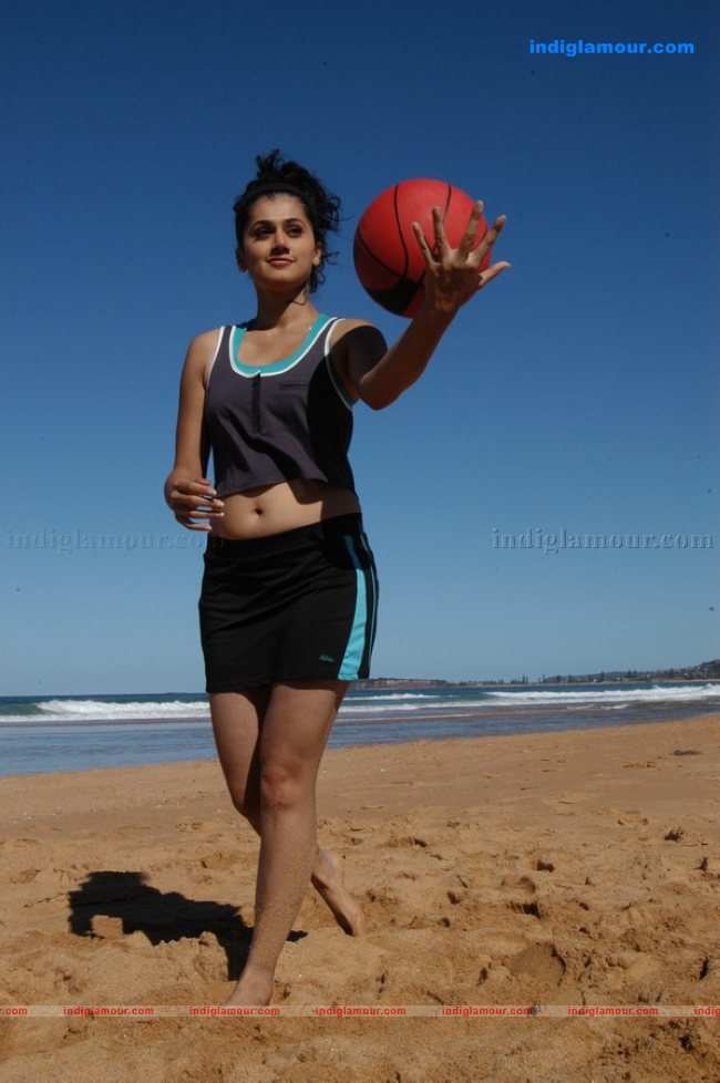 Tapsee Actress photo,image,pics and stills - # 106270