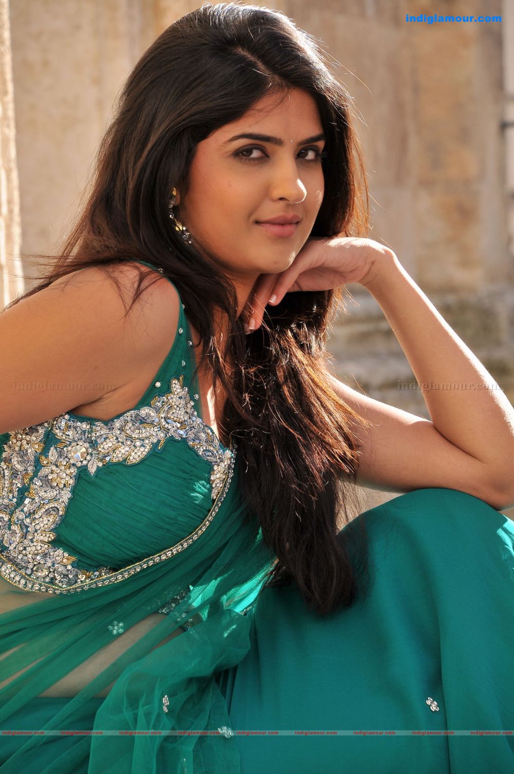 Deeksha Seth Actress photo,image,pics and stills - # 106574