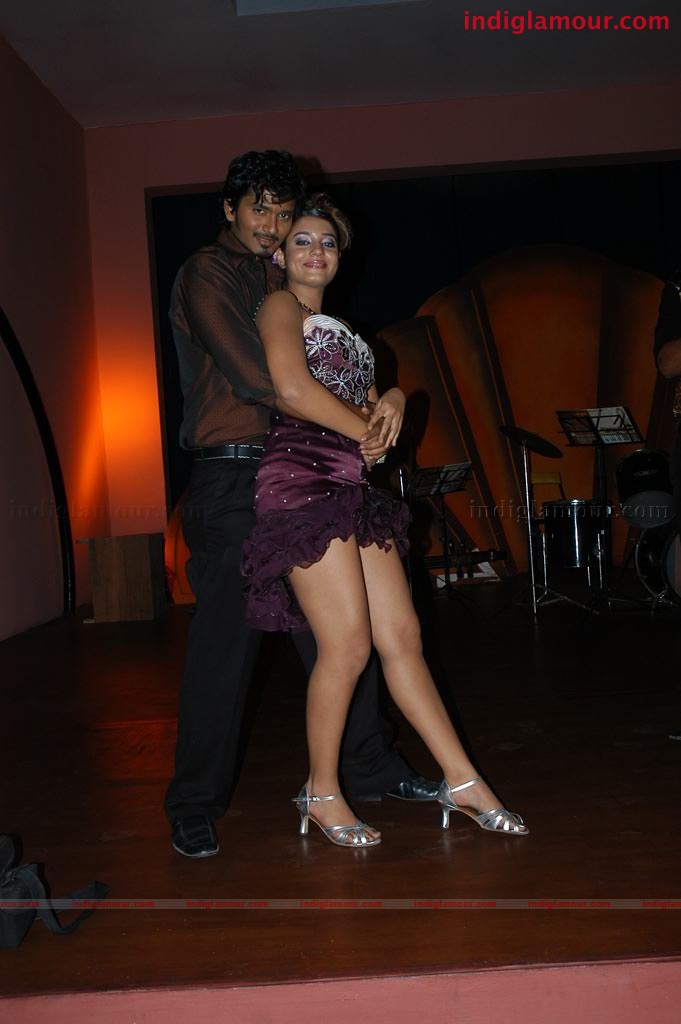 Kadhalagi Movie HD photos,images,pics,stills and picture-indiglamour ...