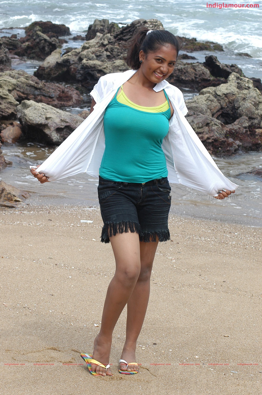Kadhalagi Movie HD photos,images,pics,stills and picture-indiglamour ...