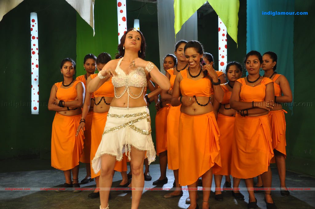 Oru Nadigayin Vakku Moolam Movie HD photos,images,pics,stills and ...