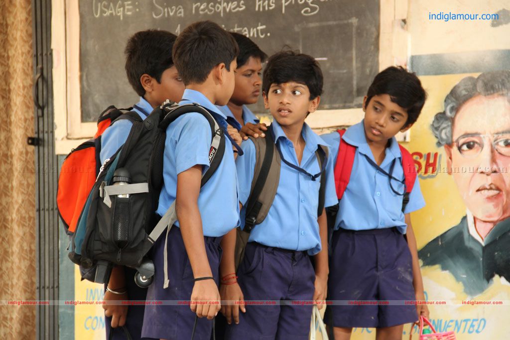 Chutty Paiyanum Nanghu Thirudargalum Movie HD photos,images,pics,stills ...