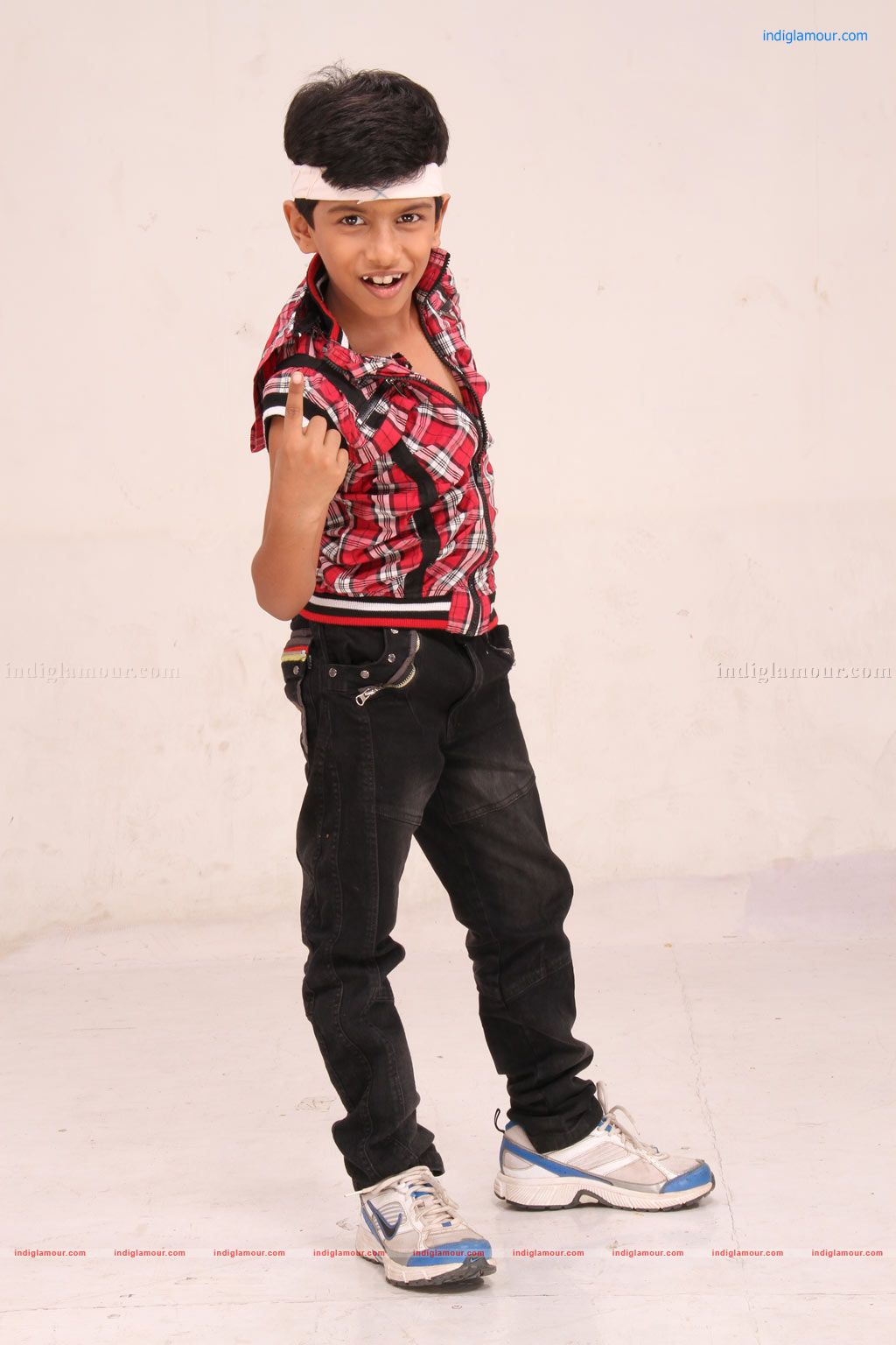 Chutty Paiyanum Nanghu Thirudargalum Movie HD photos,images,pics,stills ...