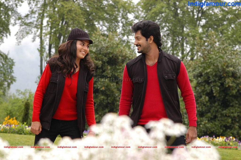 Ninaithathu Yaaru Tamil Movie Photos Stills - photo #283284