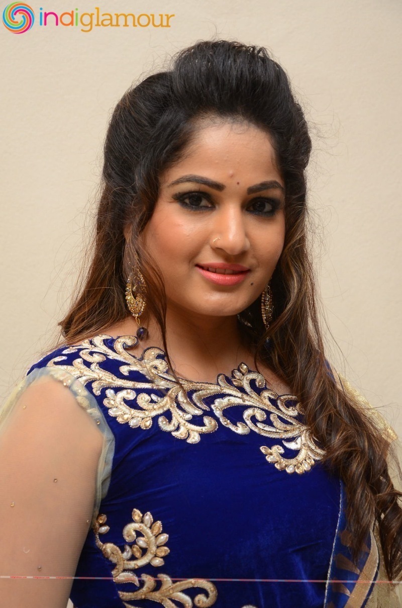 Madhavi Latha Actress photo,image,pics and stills - # 442549