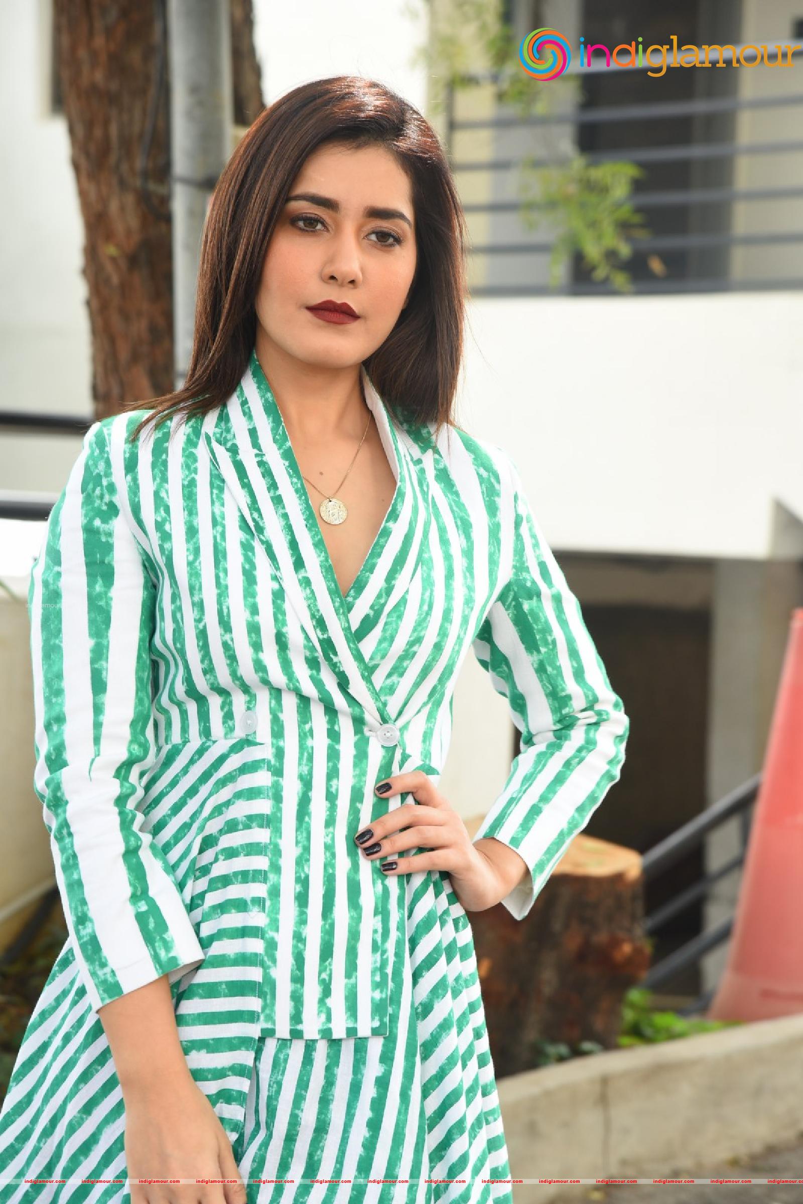 Raashi Khanna Actress HD photos,images,pics and stills-indiglamour.com ...