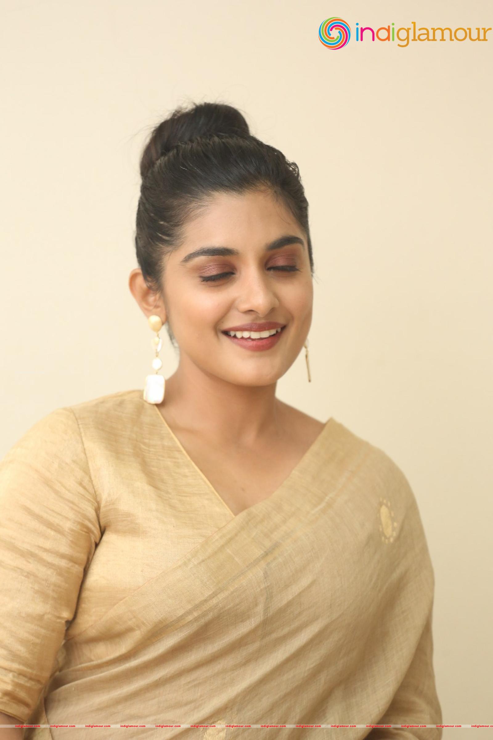 Nivetha Thomas Actress photo,image,pics and stills - # 488636