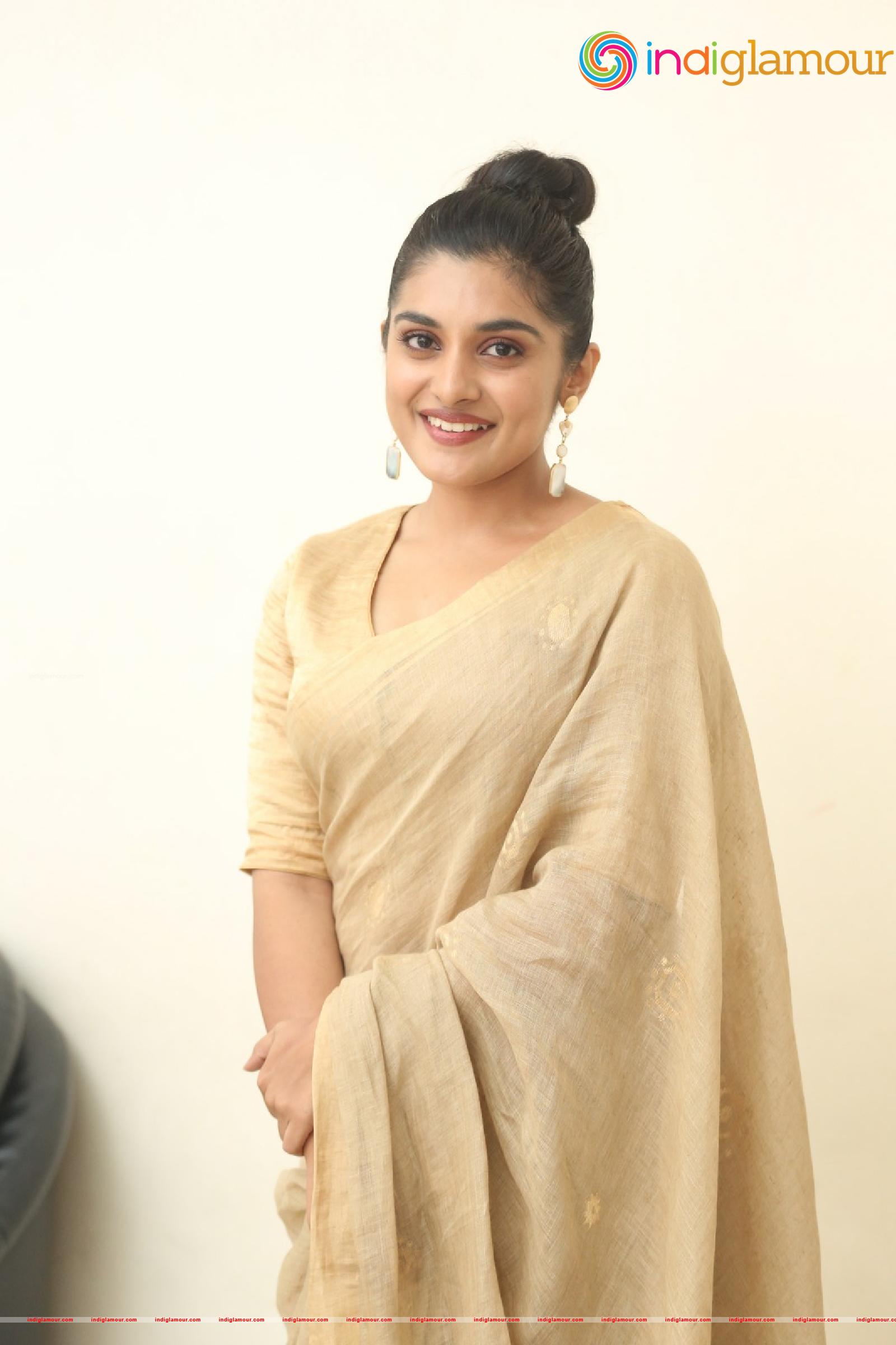 Nivetha Thomas Actress HD photos,images,pics and stills-indiglamour.com ...