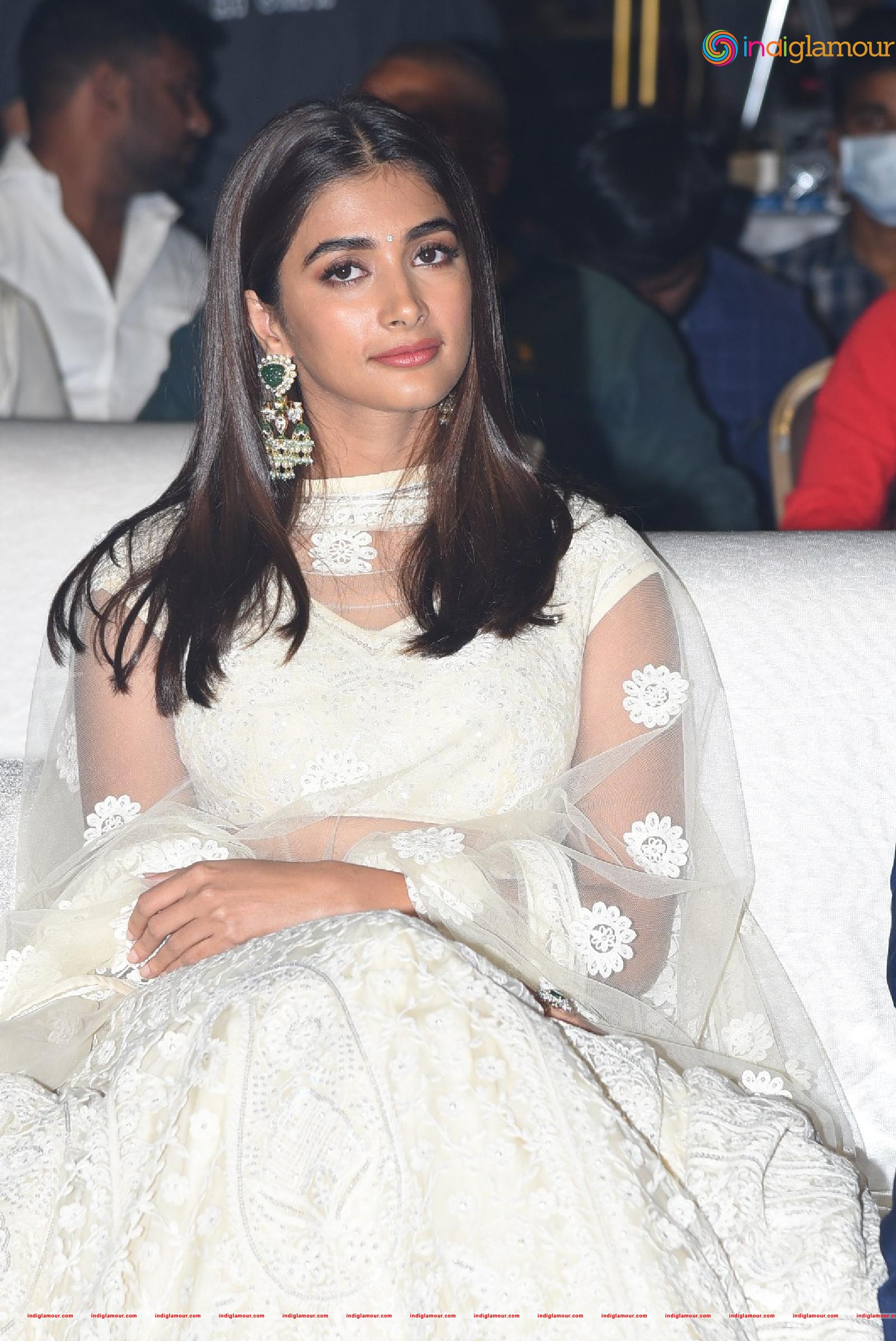 Pooja Hegde Actress photo,image,pics and stills - # 533672