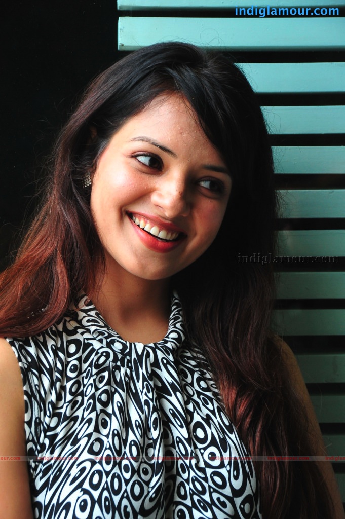 Saloni Actress HD photos,images,pics and stills-indiglamour.com #66567