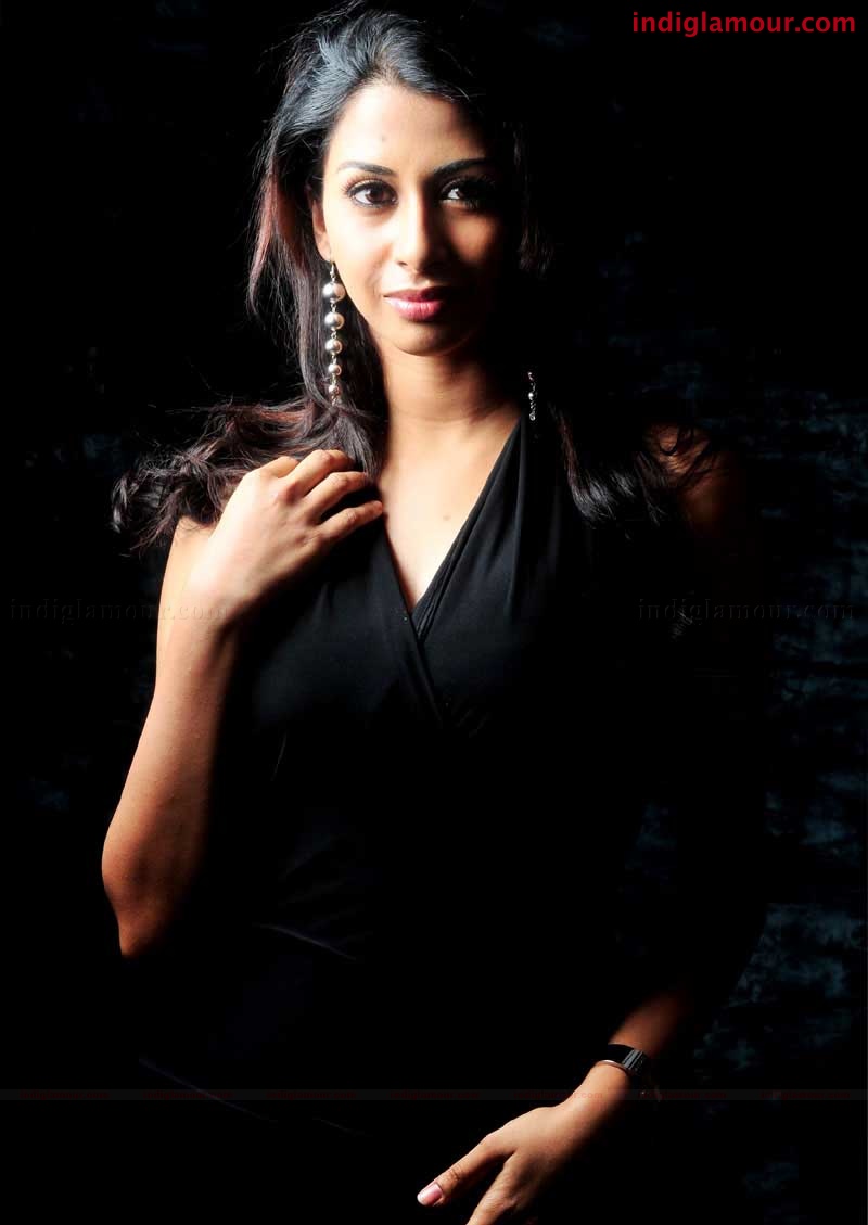 Gayatri Iyer Actress photo,image,pics and stills - # 50063
