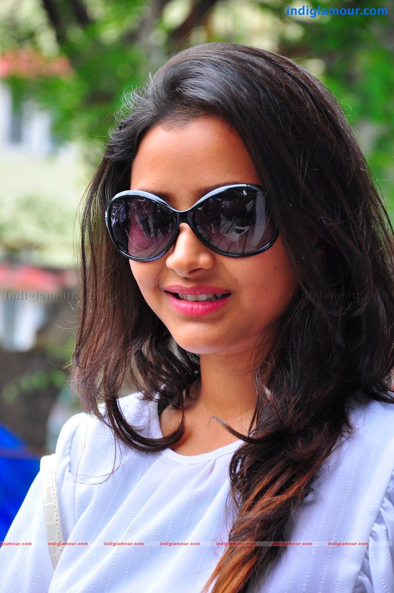Shweta Basu Prasad Actress photos,images,pics and stills - 3322 # 0 ...