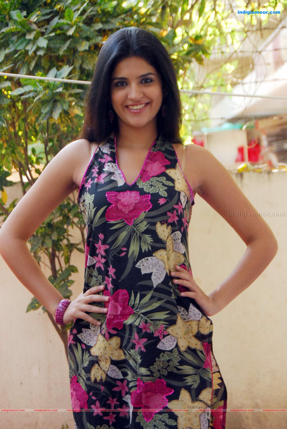 Deeksha Seth Actress HD photos,images,pics and stills-indiglamour.com ...