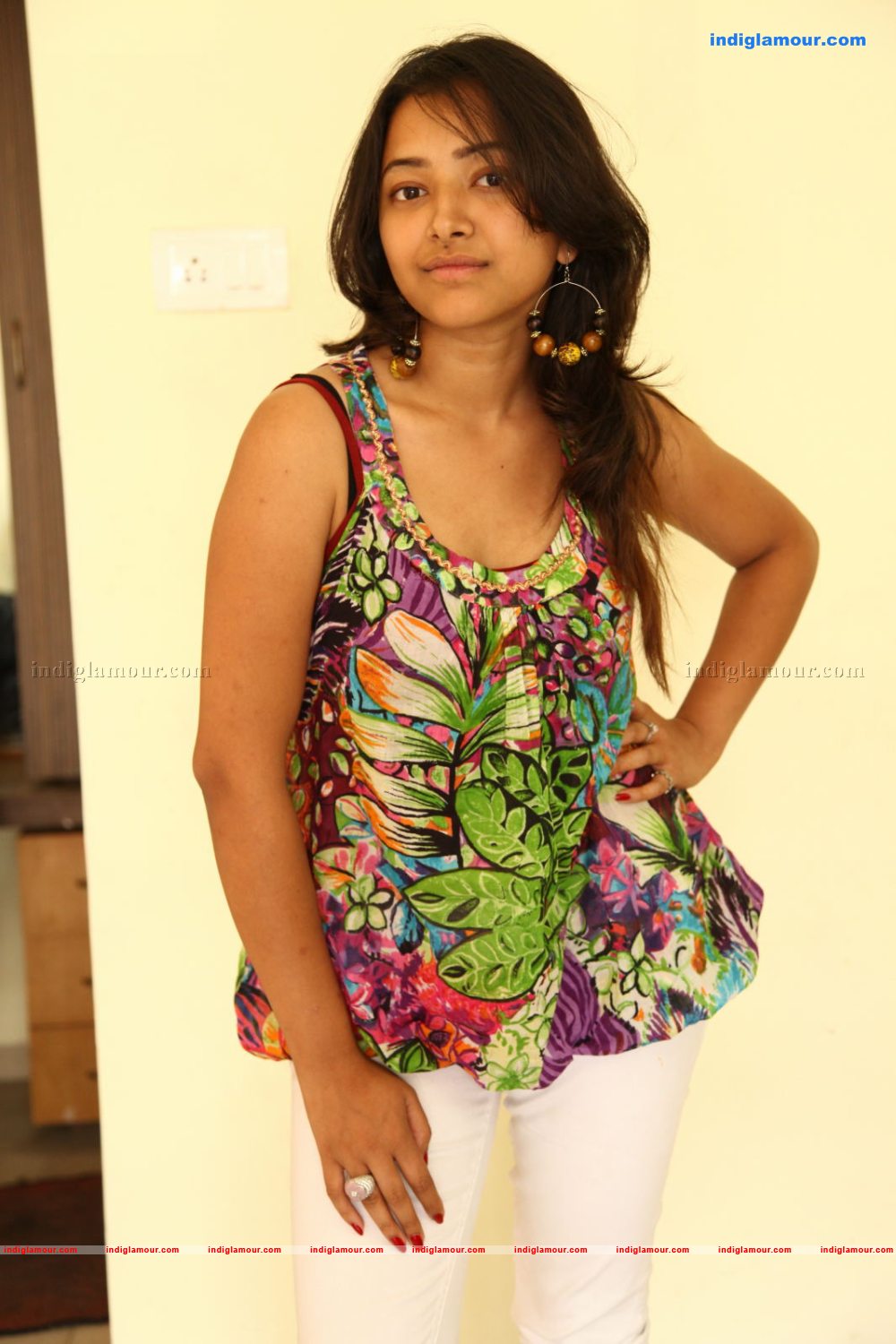Shweta Basu Prasad Actress HD photos,images,pics and stills-indiglamour ...
