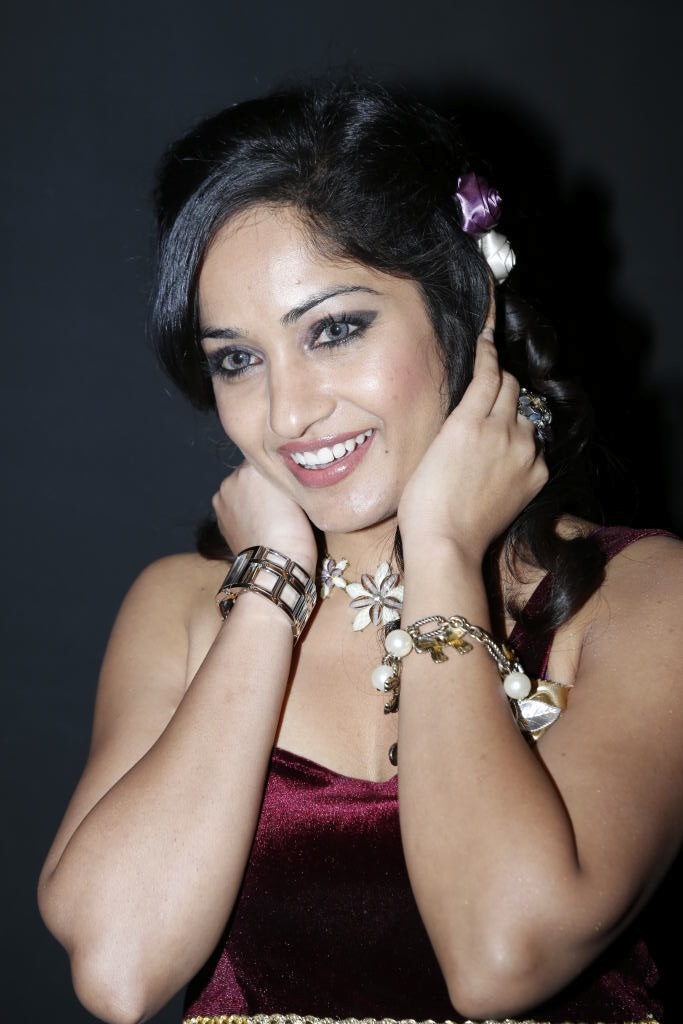 Madhavi Actress HD photos,images,pics and stills-indiglamour.com #249779