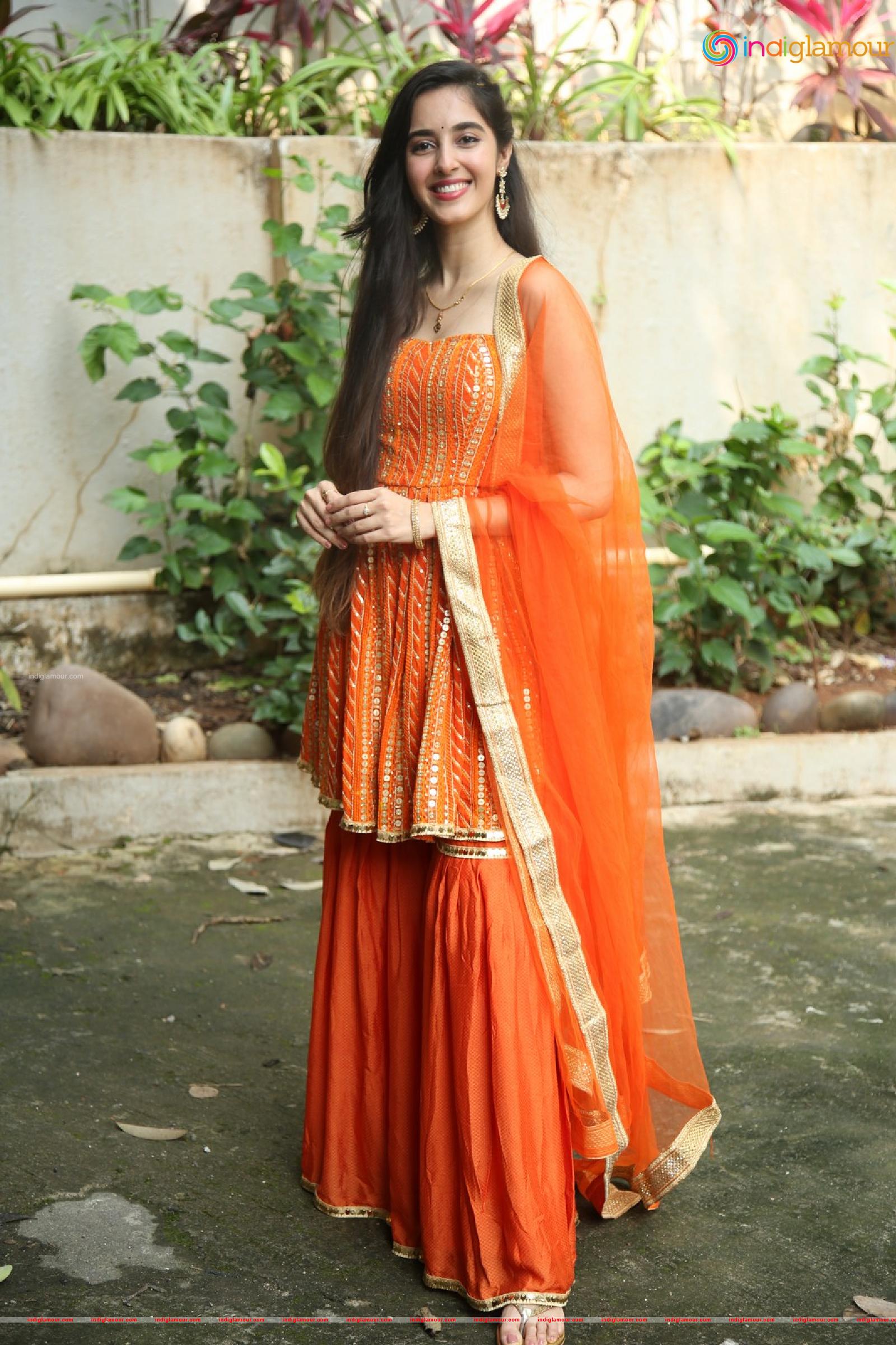 Simrat Kaur Actress HD photos,images,pics and stills-indiglamour.com ...