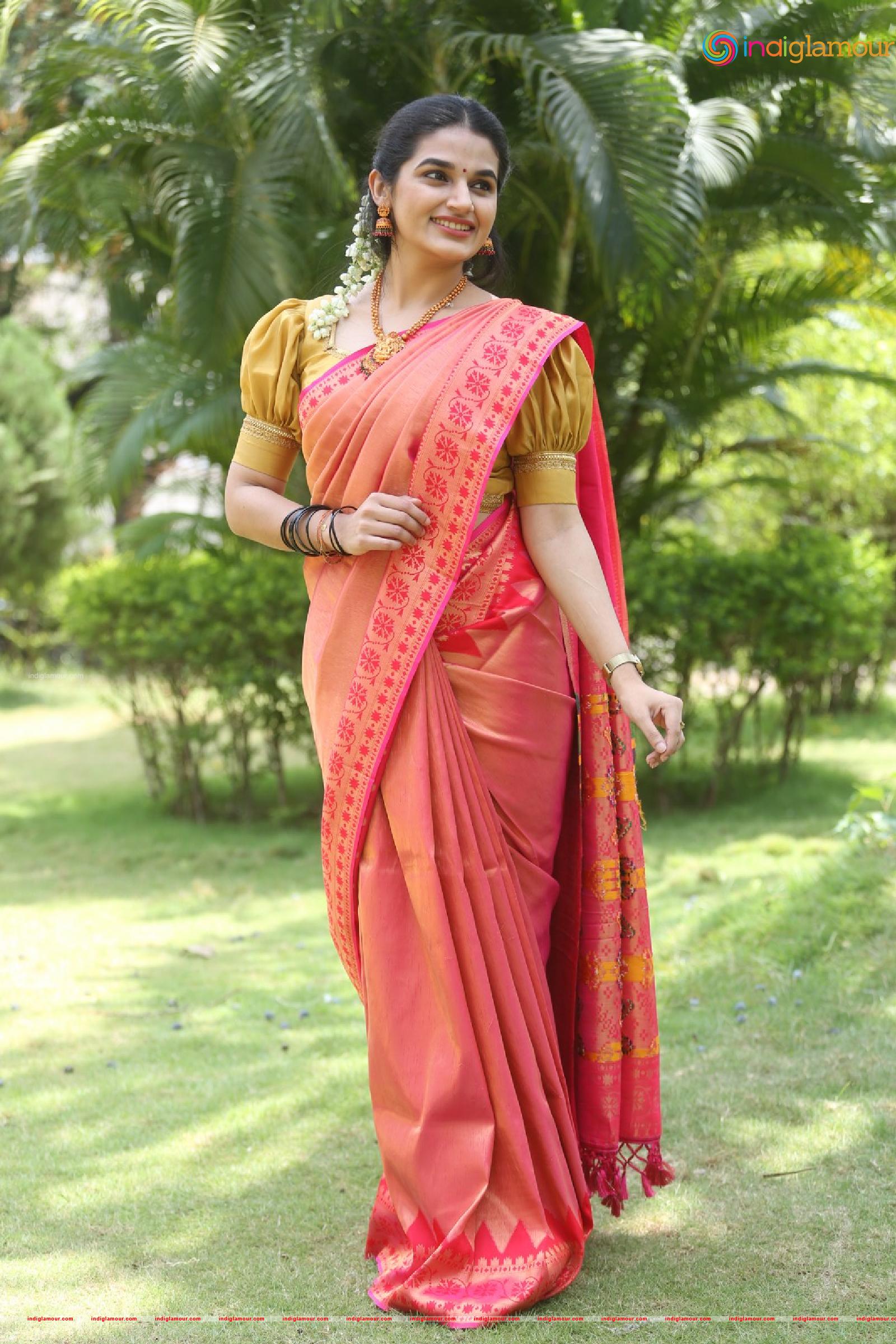 Aparna Janardanan Actress HD photos,images,pics and stills-indiglamour ...