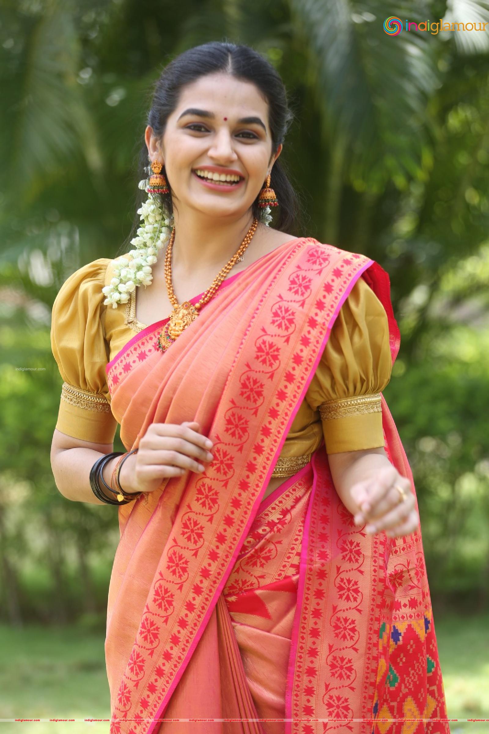 Aparna Janardanan Actress HD photos,images,pics and stills-indiglamour ...