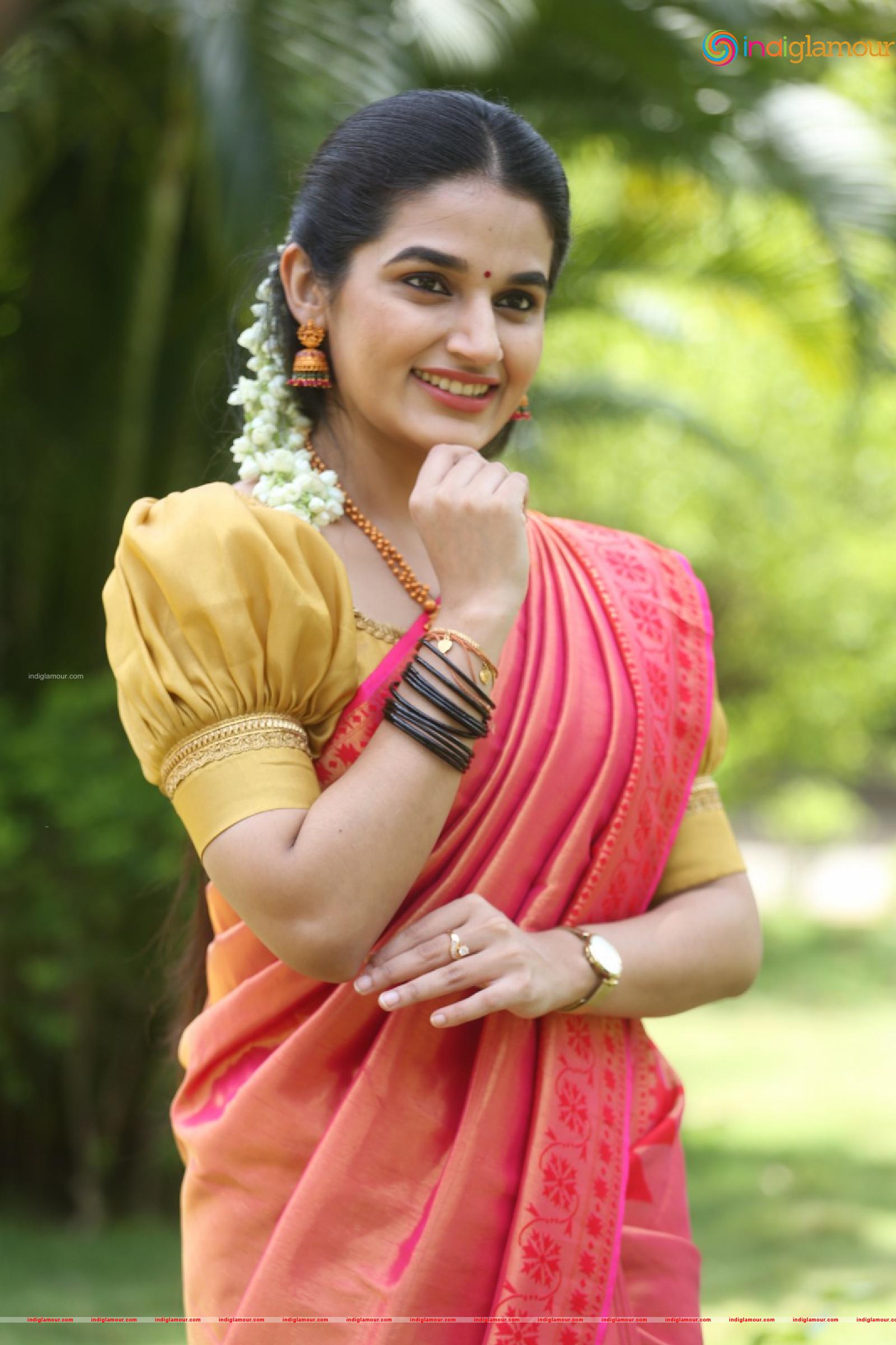 Aparna Janardanan Actress HD photos,images,pics and stills-indiglamour ...
