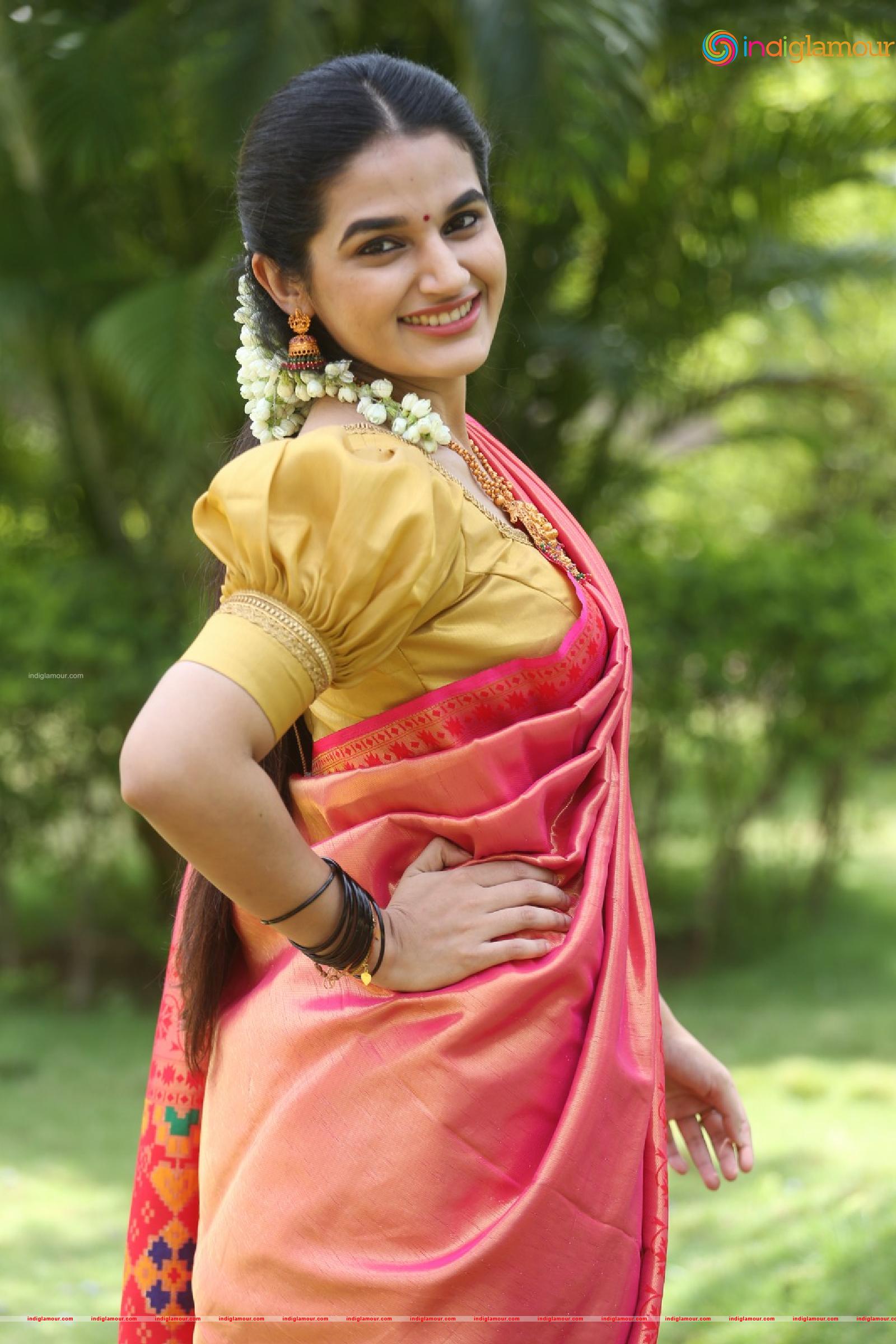 Aparna Janardanan Actress HD photos,images,pics and stills-indiglamour ...